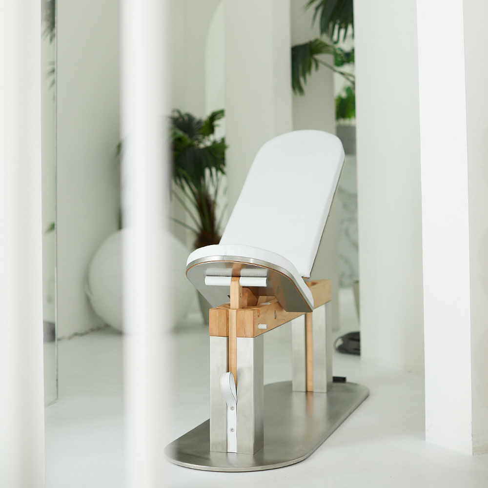 Brunswick Eight Ball Triangle Rack Chestnut - SEARA Sports Systems